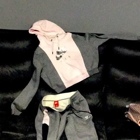 Nike | Pants & Jumpsuits | Wms 2piece Matching Nike Set Size M Pale ...